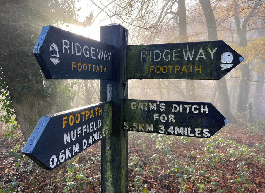 Countryside Code - Follow Local Signs - National Trails